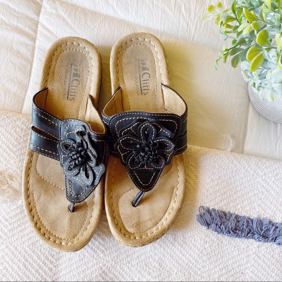 Cliffs by WHITE MOUNTAIN | Shoes | Cliffs Black Flower Style Sandals ...